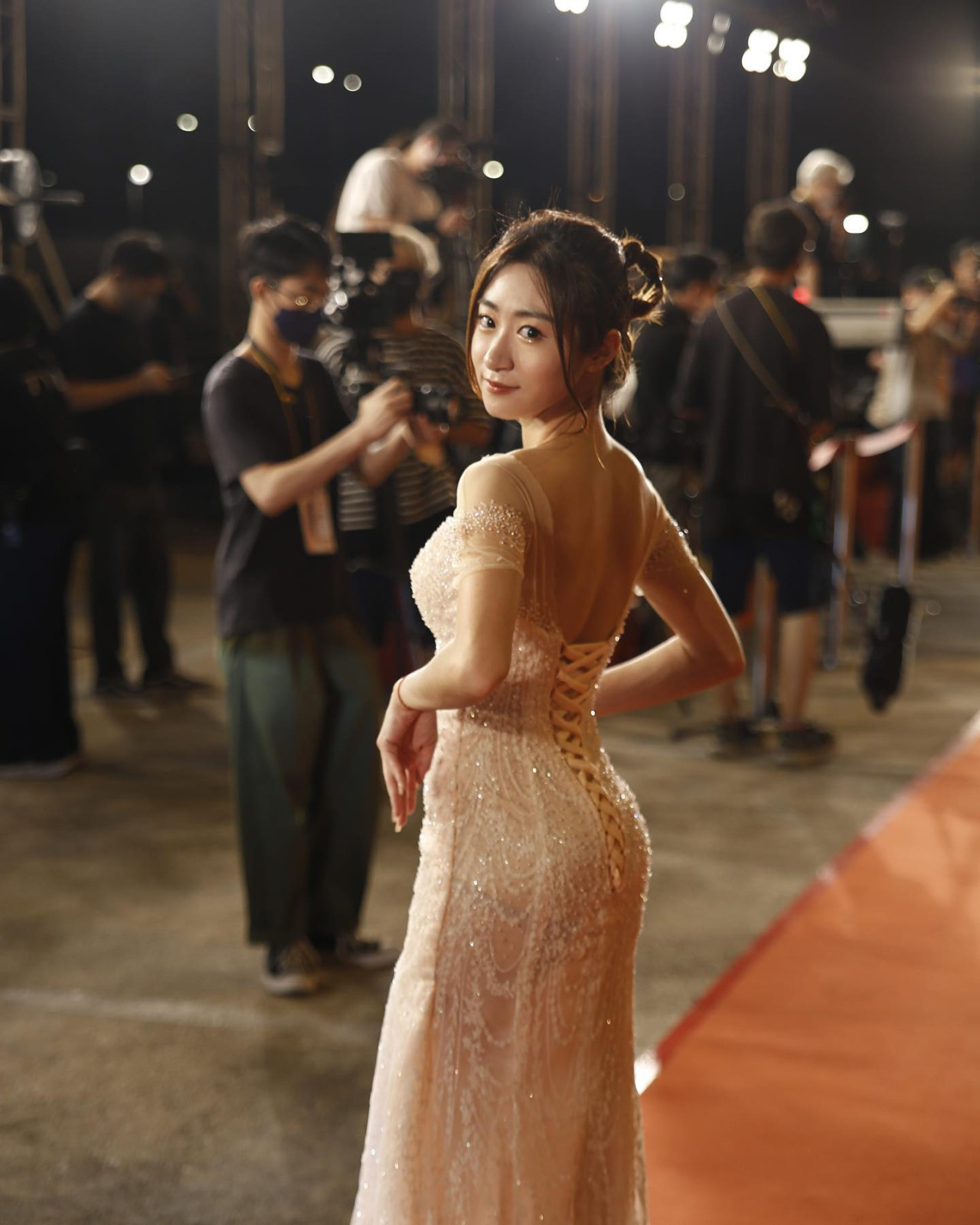 J2女藝人黃紫恩街頭發生恐怖意外臉部直撼石屎地 血淋淋傷勢曝光險破相毀容 | UHK 港生活