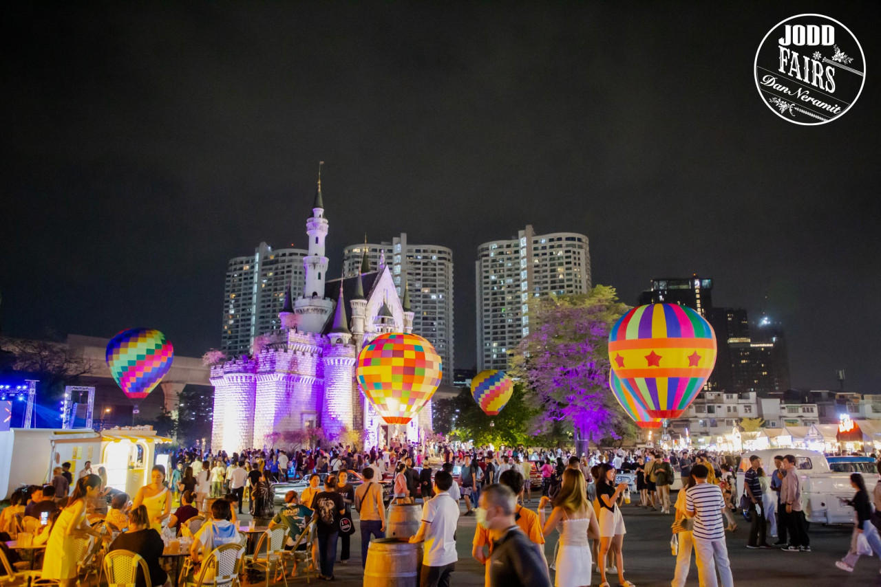 曼谷夜市JODD FAIRS DanNeramit 新開幕！喬德夜市神奇之地必吃美食推介 附交通/營業時間 | U Travel