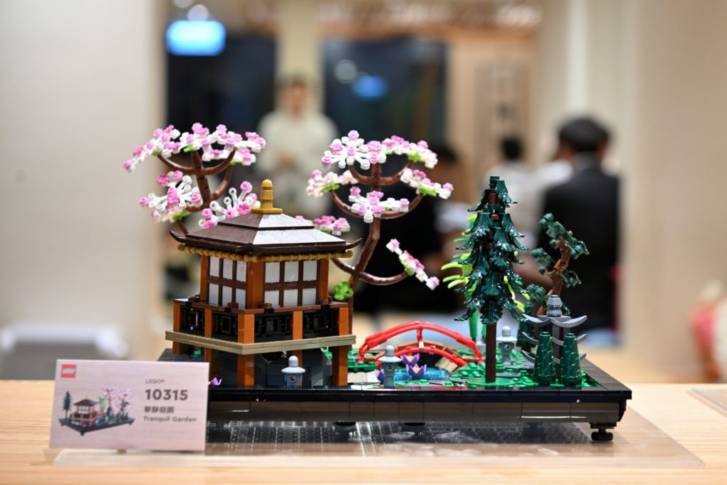 新款LEGO還原日本名勝姬路城+枯山水庭園 中環期間限定體驗館感受禪意 | UHK 港生活