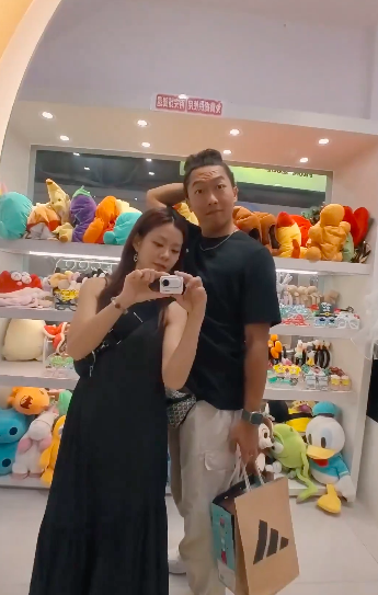 COLLAR隊長Gao突然IG Po男友放閃晒幸福 疑錯手洩蜜後火速刪帖真相係？ | UHK 港生活