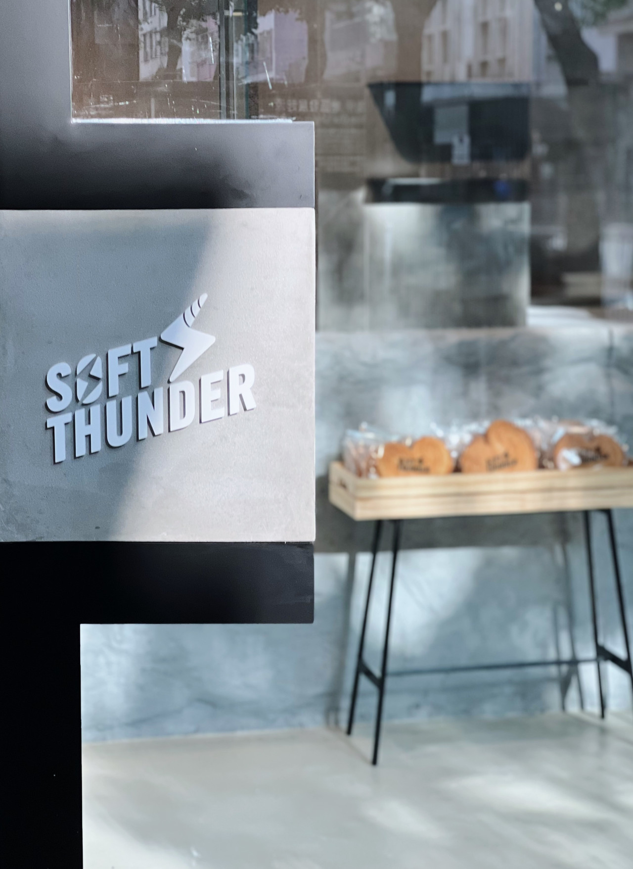 人氣「SOFT THUNDER」全新旗艦Cafe登陸灣仔！招牌忌廉酥皮筒／開心果系列／法式酥皮蛋撻／限定焦糖布甸丹麥酥 | U Food