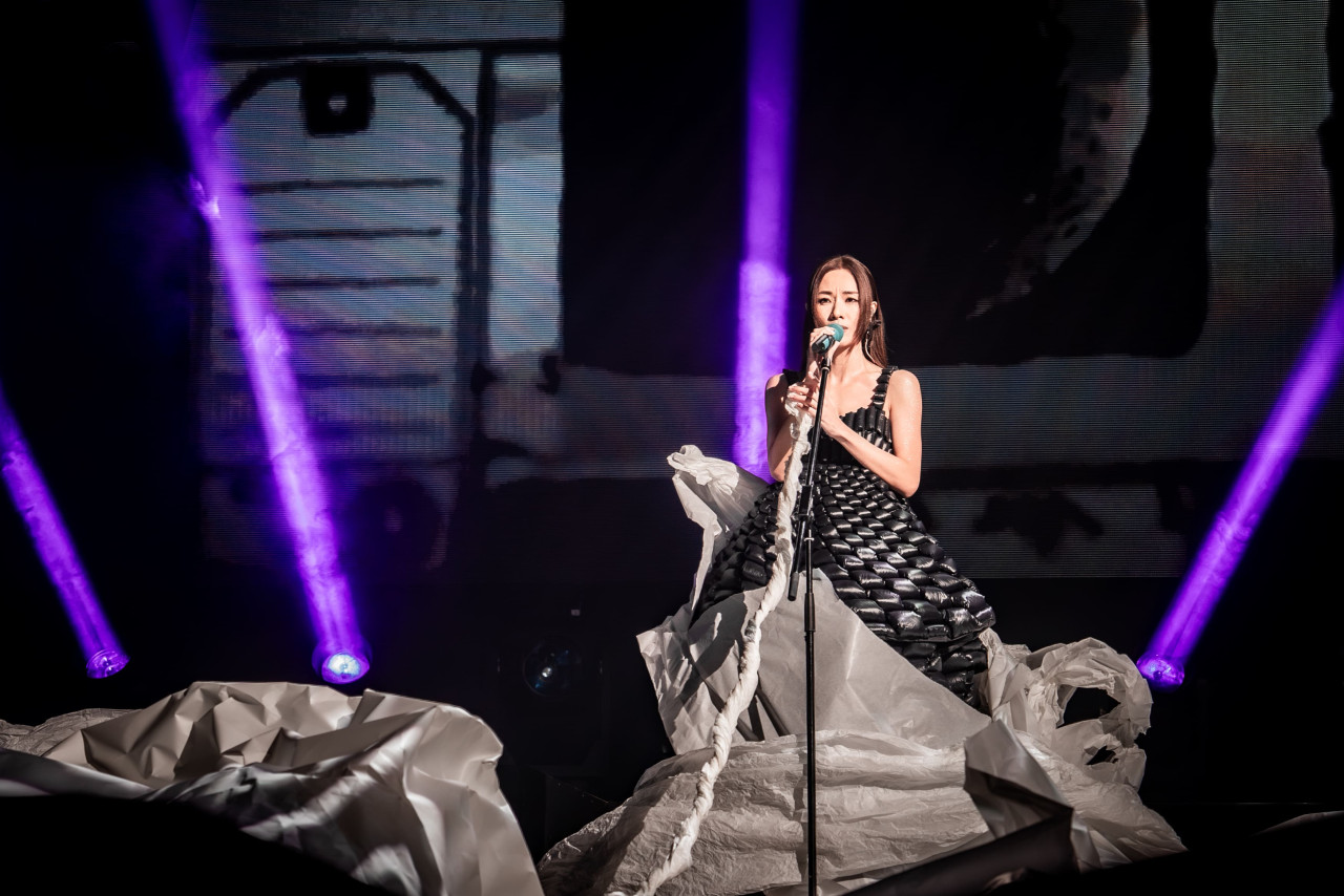 鄧麗欣演唱會2025｜Stephy紅館3月連開兩場 票價/場地/開售日期/售票連結 | UHK 港生活