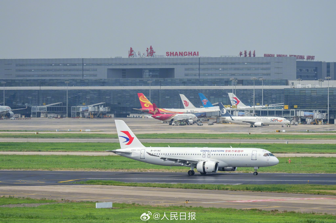 國家自主研製飛機 C919+ARJ21 下周首次訪港並於維港上空進行飛行演示 | UHK 港生活