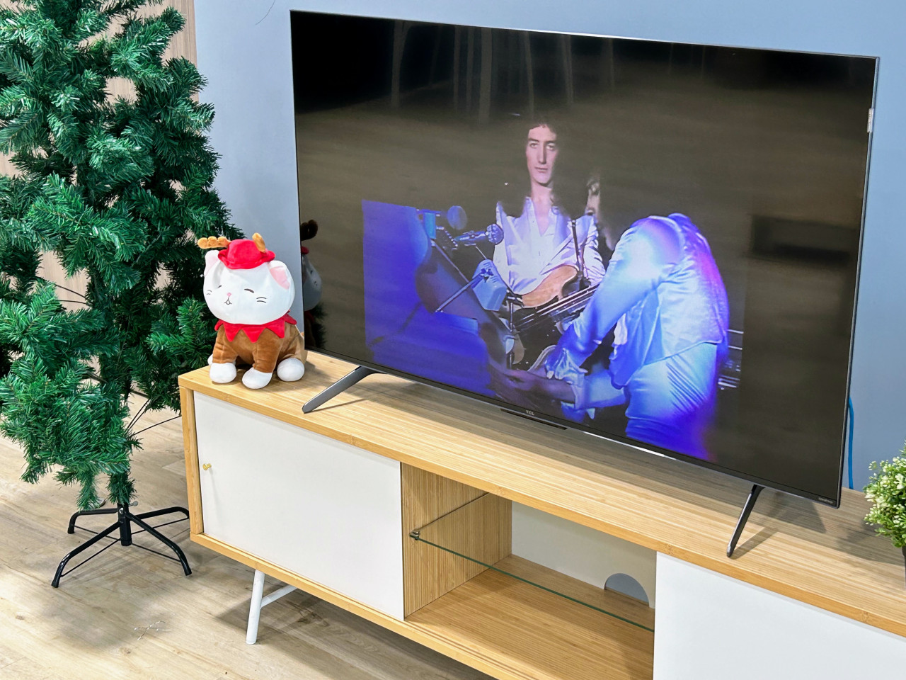 【開箱試玩】TCL QD-Mini LED 4K智能電視 C755 AI 技術全面應用提升色彩畫質 | ezone