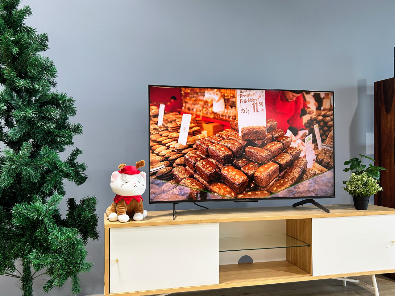 【開箱試玩】TCL QD-Mini LED 4K智能電視 C755 AI 技術全面應用提升色彩畫質 | ezone