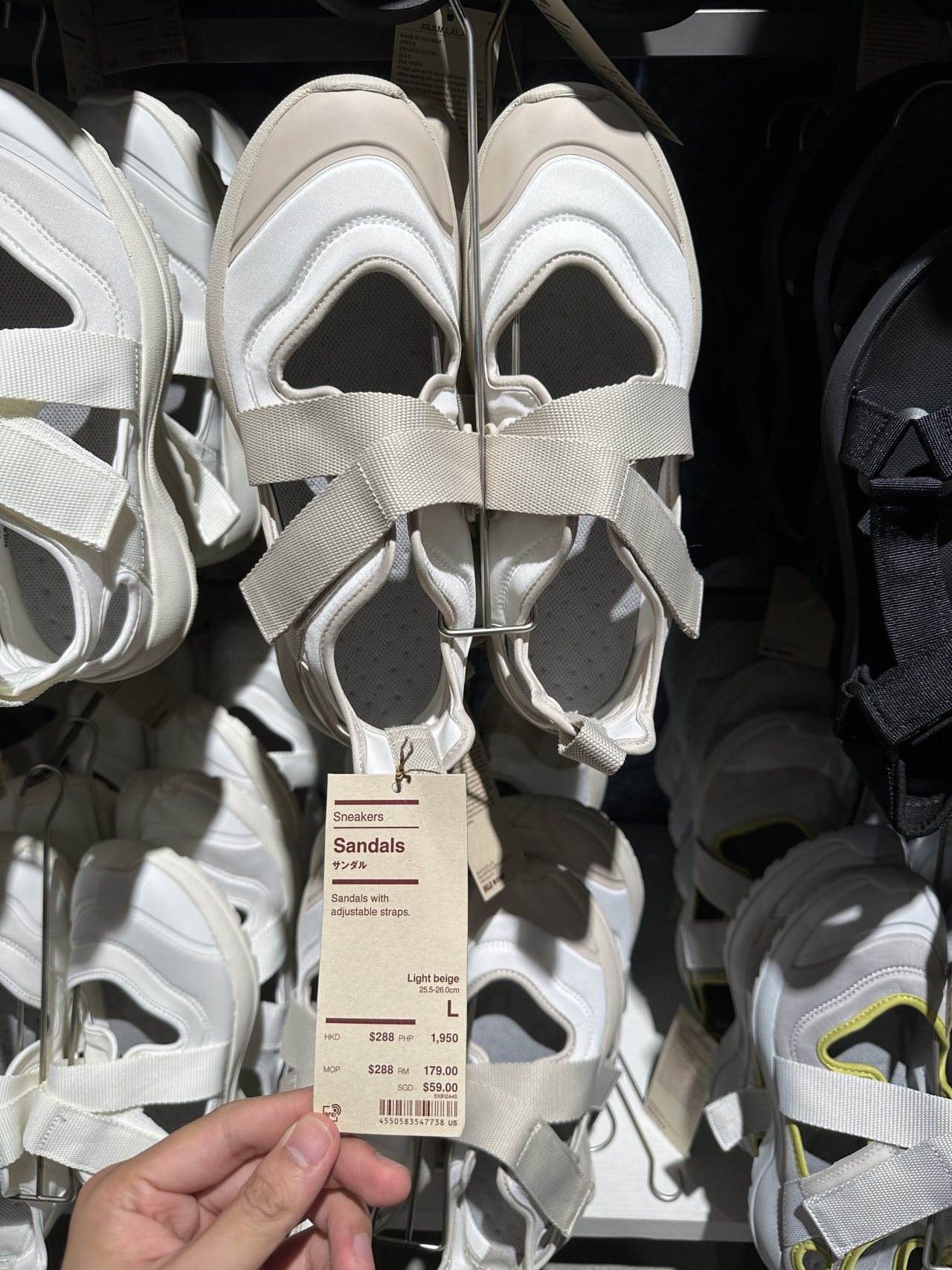 MUJI無印良品忍者涼鞋爆紅？平價版KEEN內地瘋搶網民：好醜又好可愛 | UHK 港生活