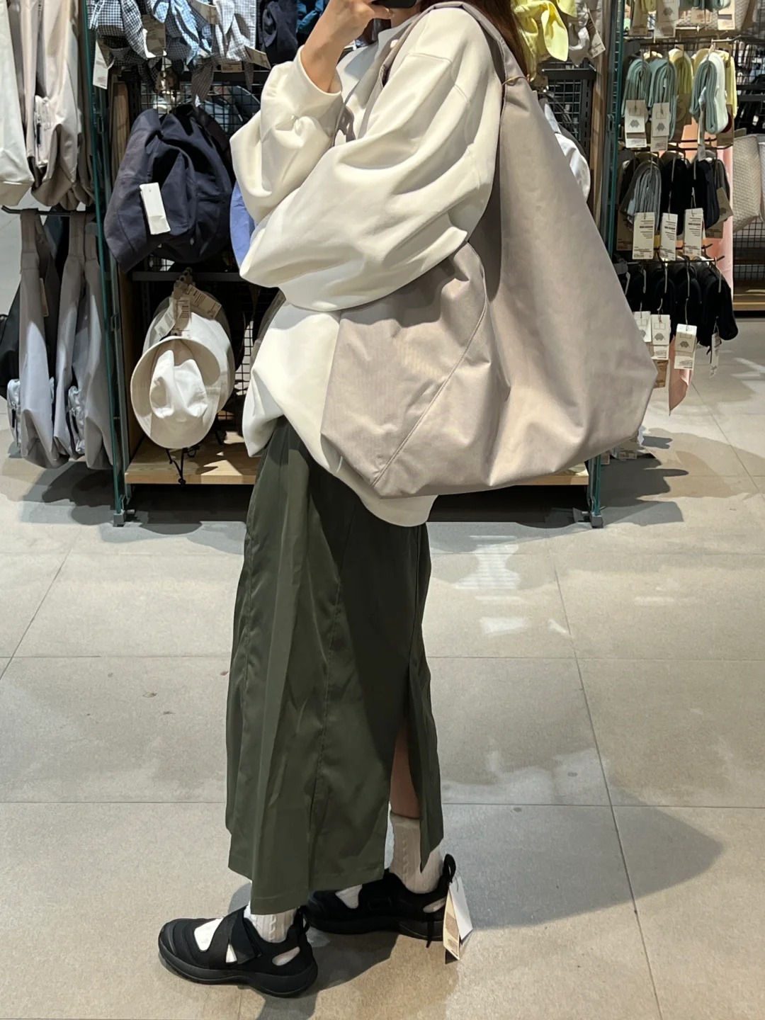 MUJI無印良品忍者涼鞋爆紅？平價版KEEN內地瘋搶網民：好醜又好可愛 | UHK 港生活