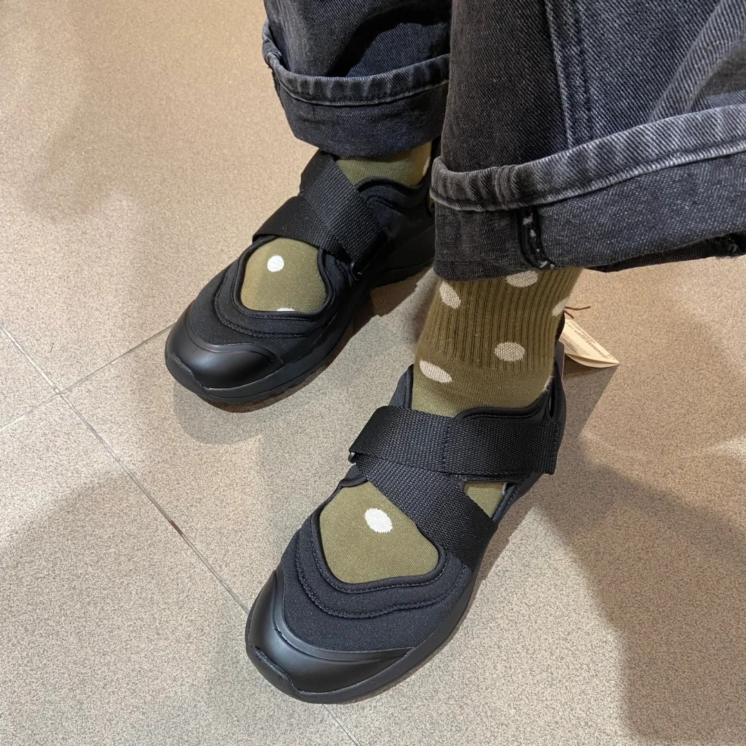 MUJI無印良品忍者涼鞋爆紅？平價版KEEN內地瘋搶網民：好醜又好可愛 | UHK 港生活