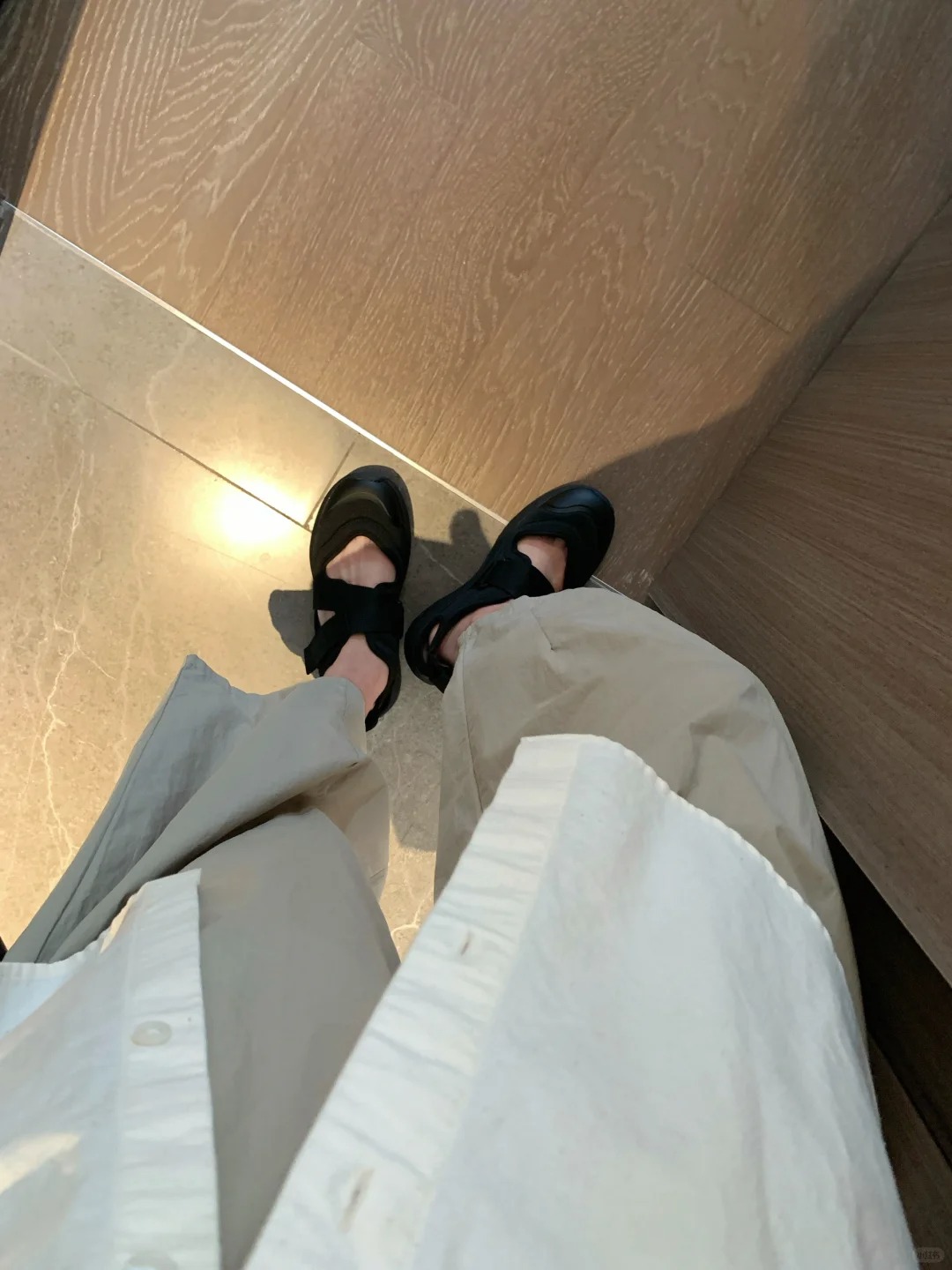 MUJI無印良品忍者涼鞋爆紅？平價版KEEN內地瘋搶網民：好醜又好可愛 | UHK 港生活