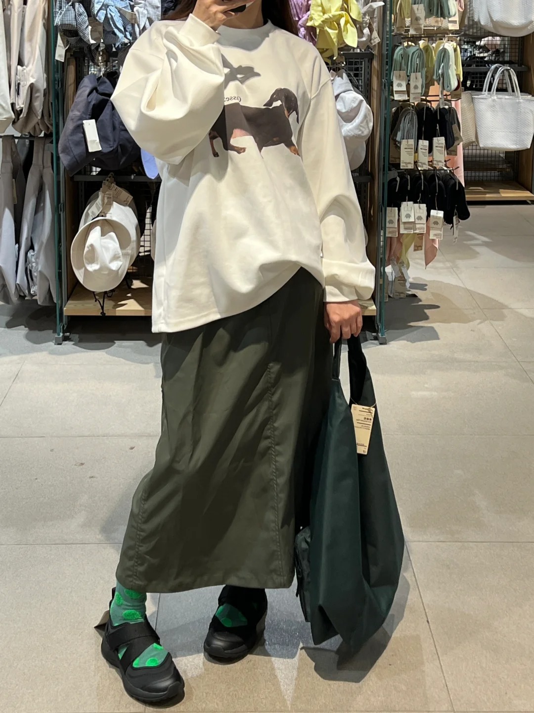 MUJI無印良品忍者涼鞋爆紅？平價版KEEN內地瘋搶網民：好醜又好可愛 | UHK 港生活