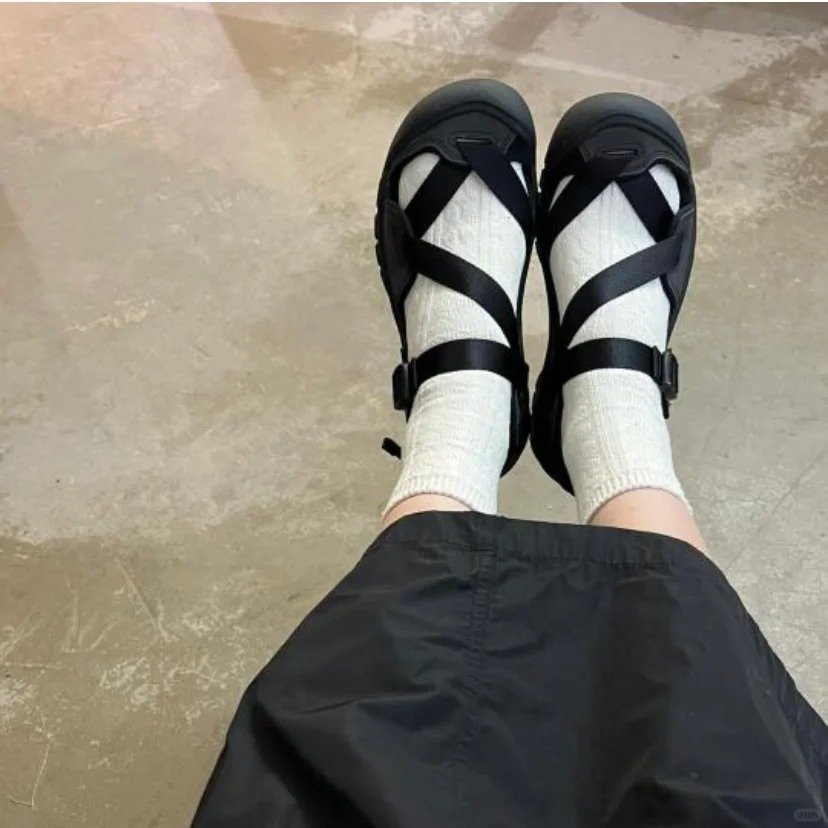 MUJI無印良品忍者涼鞋爆紅？平價版KEEN內地瘋搶網民：好醜又好可愛 | UHK 港生活