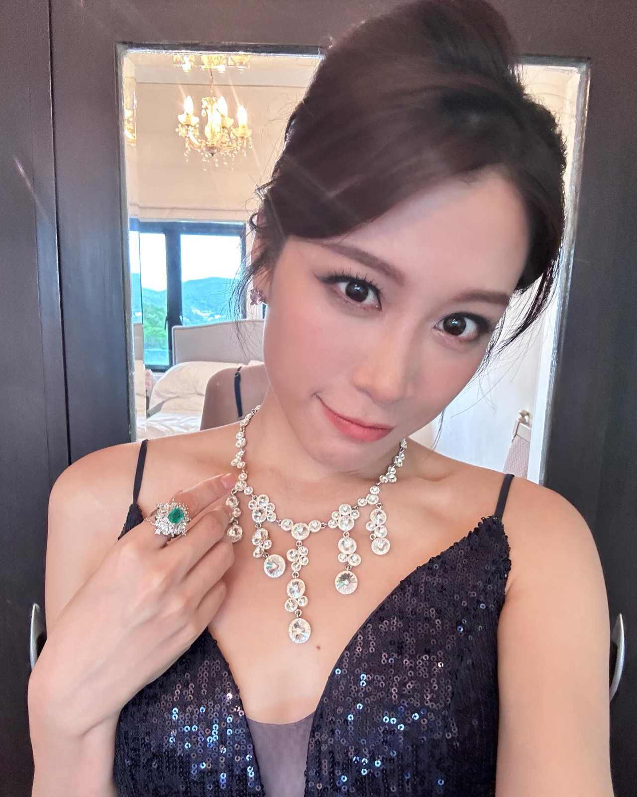 林凱恩罕有性感Deep V透視誘惑！隱藏級好身材前凸後翹令網民認不出！ | LIHKG 討論區