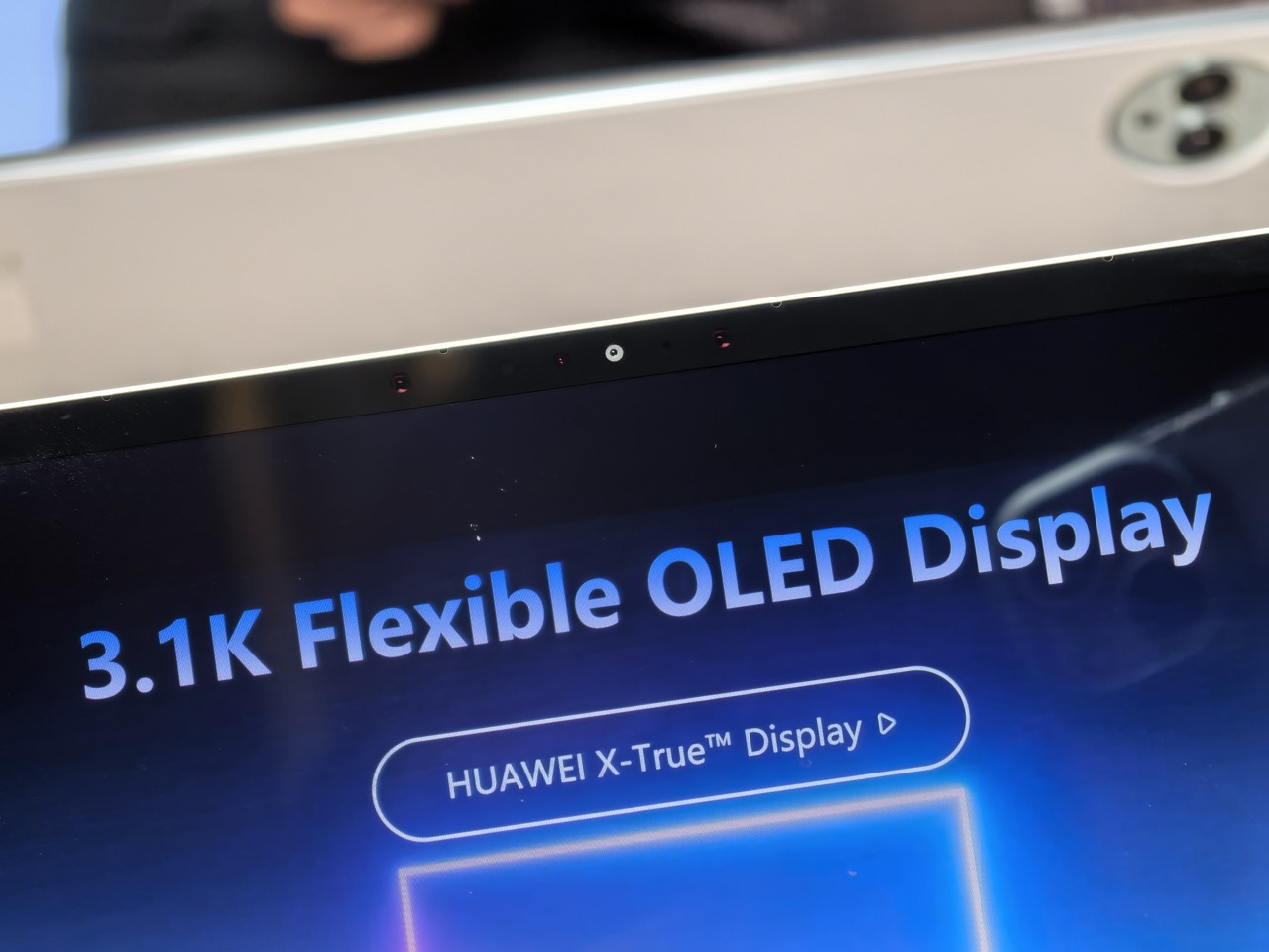 華為MateBook X Pro 2024版實測｜980g超輕14吋機配Intel Core Ultra 9！標榜「Lighter Than Air」開價有驚喜 | ezone