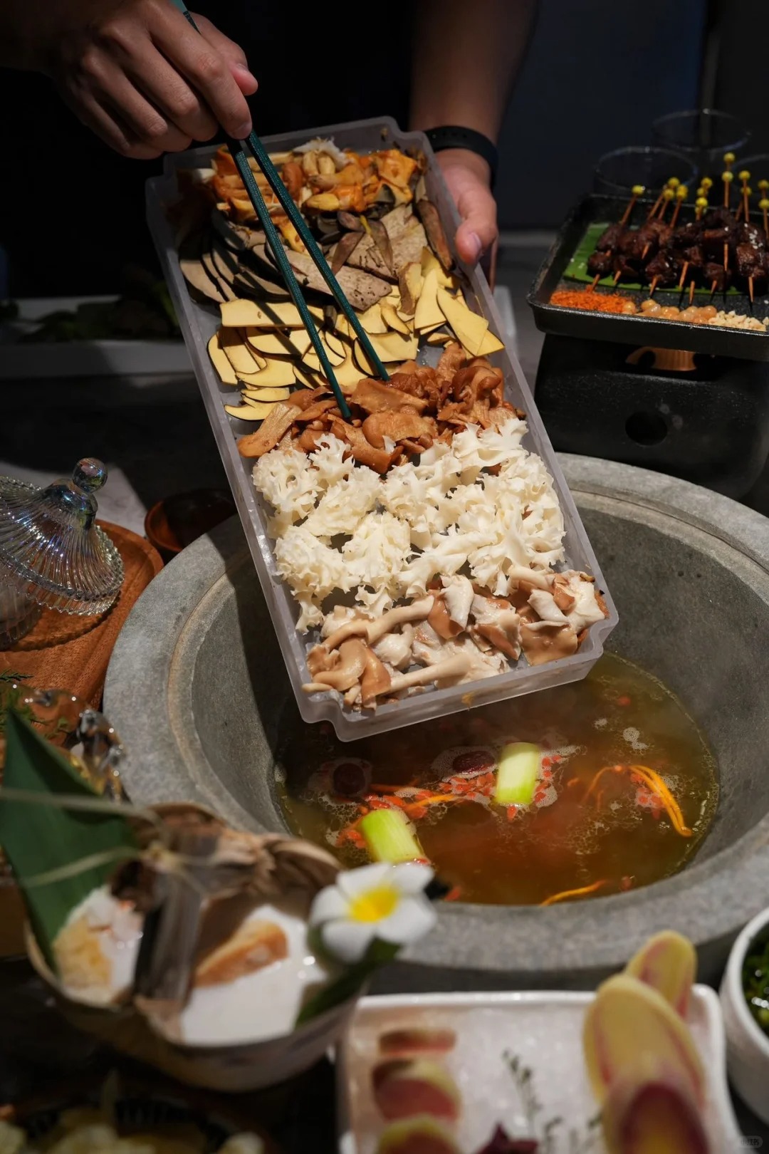 深圳光明區餐廳美食｜光明區搵食近20間餐館推介 必吃乳鴿/土雞火鍋/光明後花園cafe | UHK 港生活