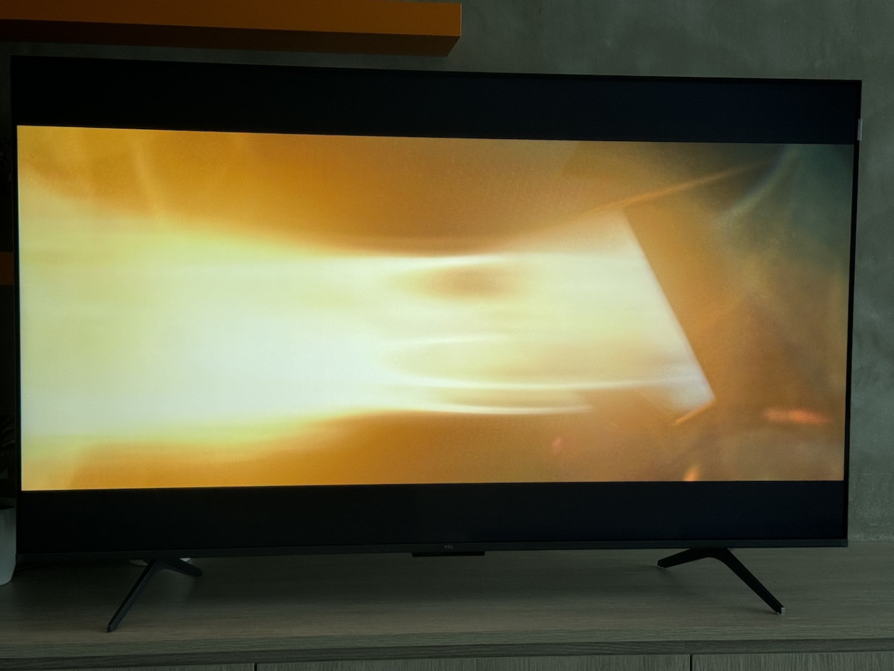 TCL C655 QLED 高性價比電視實試！內置 Onkyo 2.1 喇叭有靚聲 | ezone