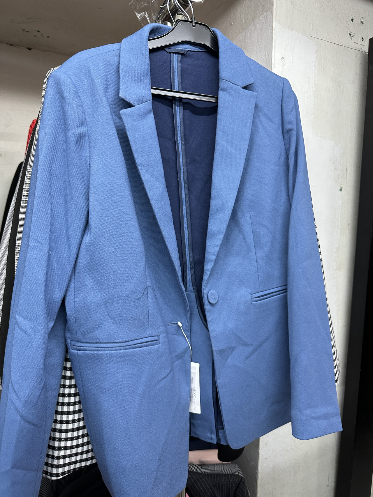 G2000開倉優惠$10起！一連7日！上衣/下身劃一$40！大量西裝外套$60起 | UHK 港生活