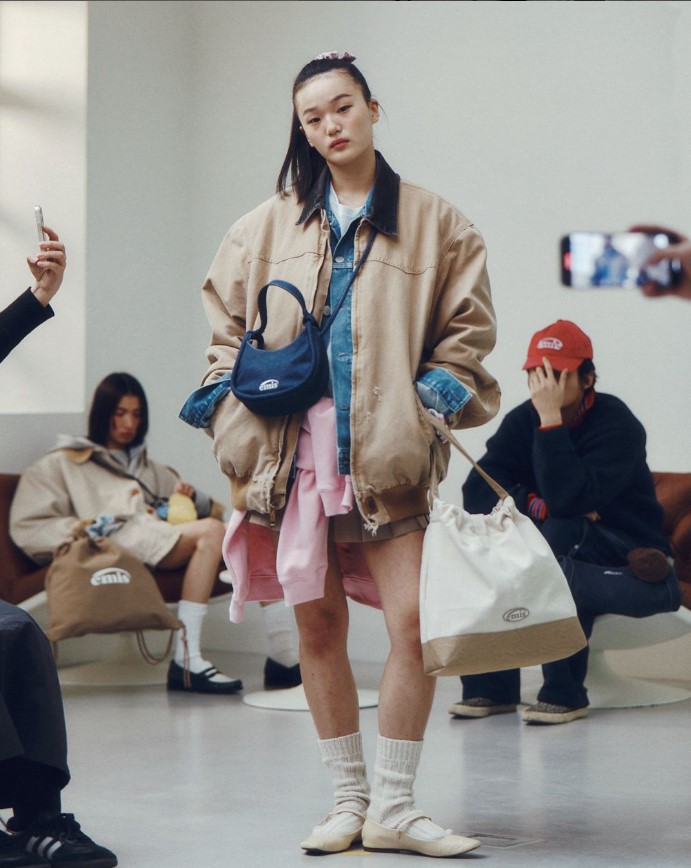 韓國潮牌emis期間限定店首次登陸香港！還原韓國門市設計/特設Y2K打卡位 | UHK 港生活