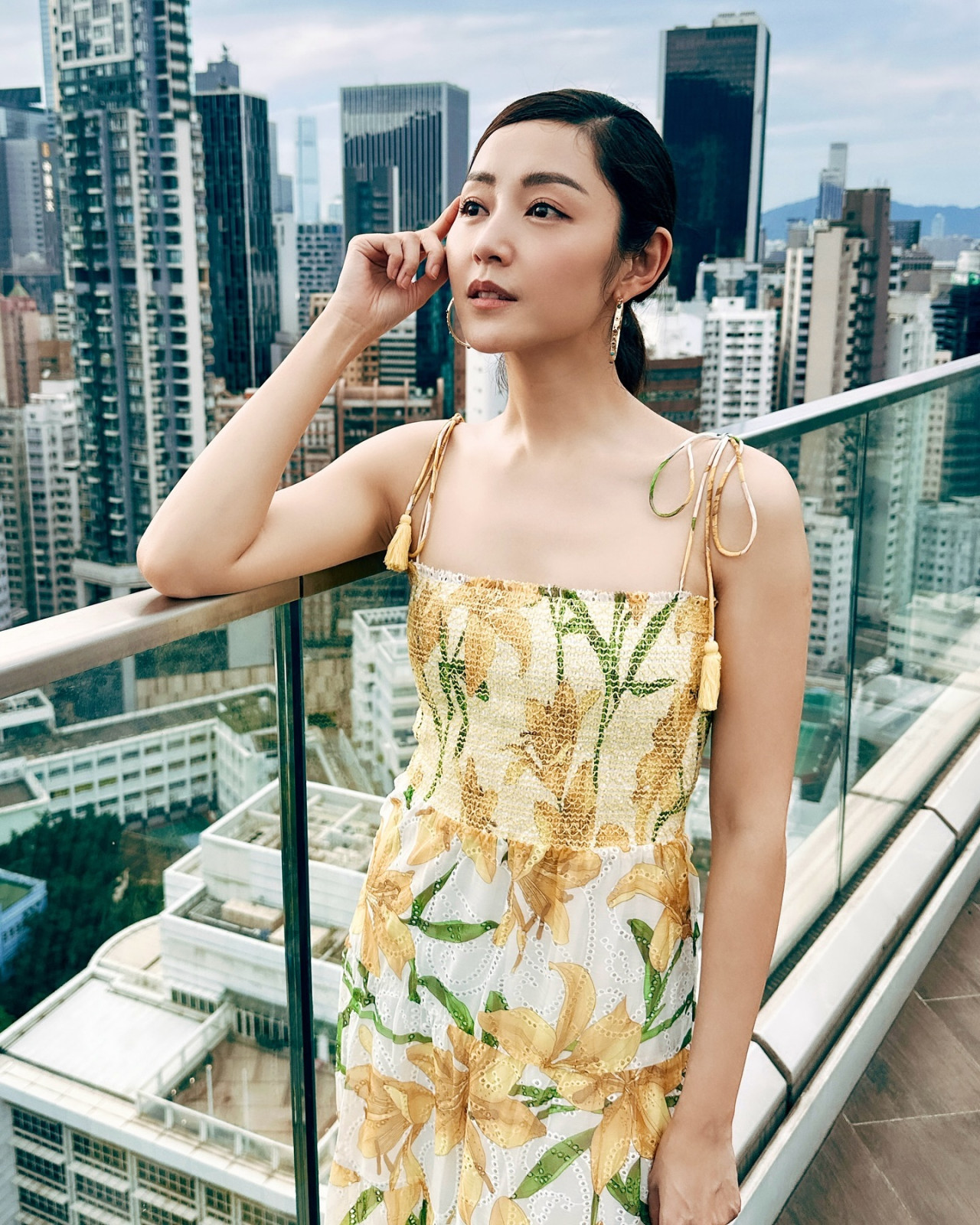 衛詩雅無預警公布結婚喜訊！IG大晒巨型鑽戒宣佈嫁圈外男友 | UHK 港生活