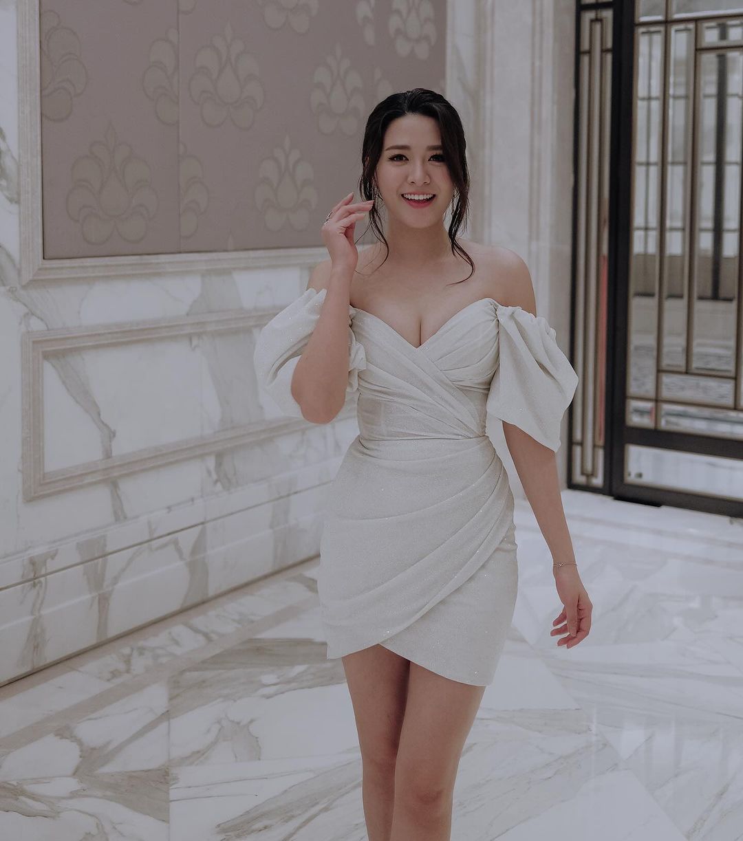 金式森林丨江嘉敏對羅子溢春心盪漾 含春喪笑嗌怕醜《東張》主持打圓場 | UHK 港生活