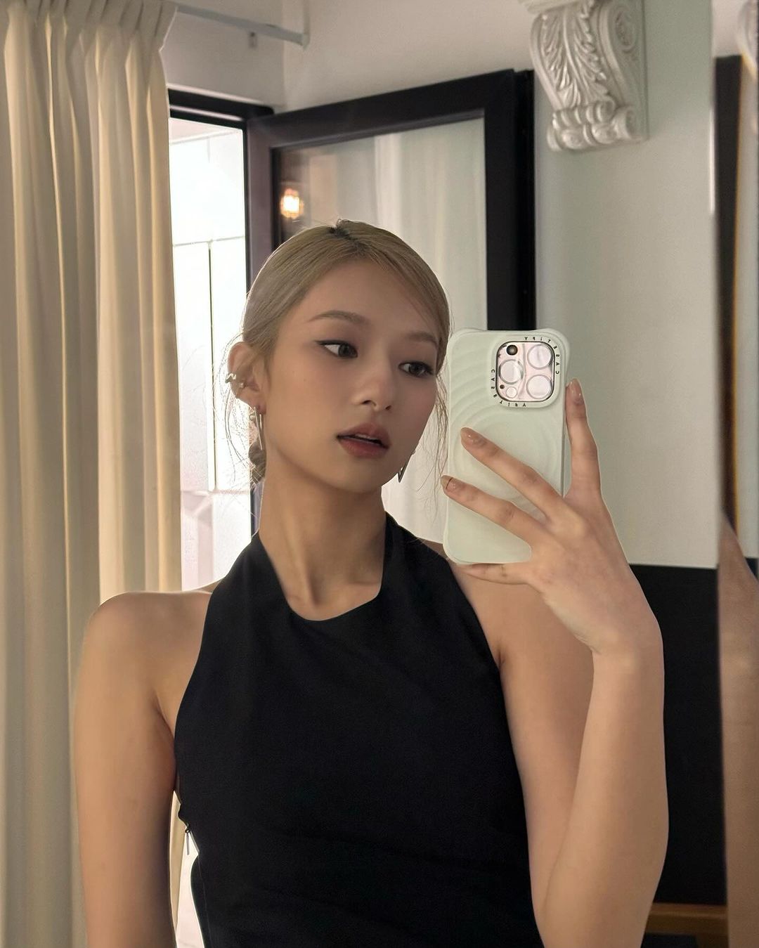 kayan9896不甘被偷拍變「哈比人」 騷性感泳衣照曬長腿力證1米73身高 | UHK 港生活