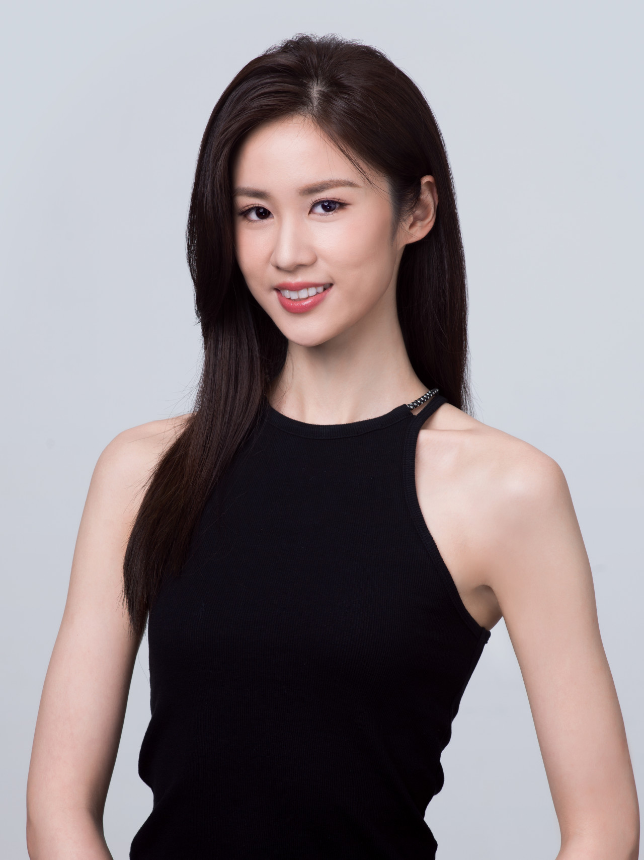 香港小姐2024｜季軍14號楊梓瑤Amina背景起底！荷蘭土生土長懂五文六語 超模身高178cm | UHK 港生活