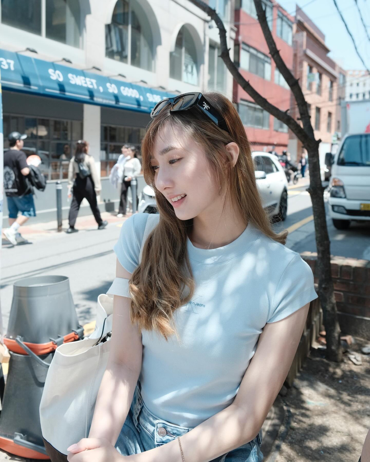 鍾柔美Yumi黑髮平陰新髮型氣質出眾 18歲成人禮初嘗性感大Deep V | UHK 港生活