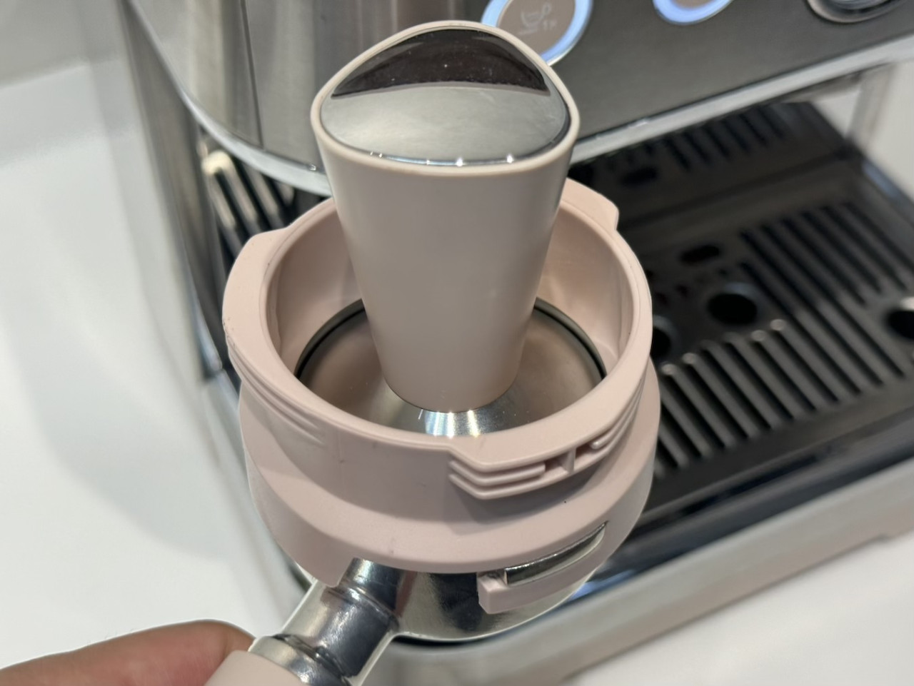 Philips 2000 Series Barista Switch 開箱試用！一機兩用夠方便 | ezone