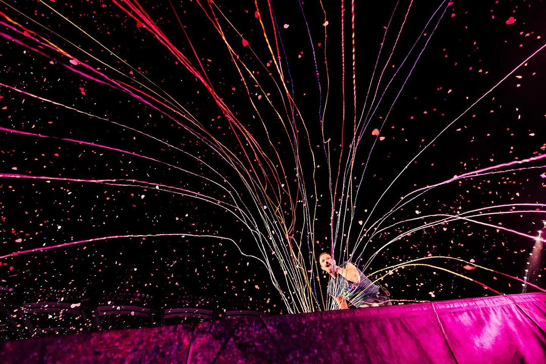 Coldplay香港演唱會2025購票懶人包！啟德體育館首場演唱會搶飛攻略座位表/歌單/票價一文睇清 | ezone