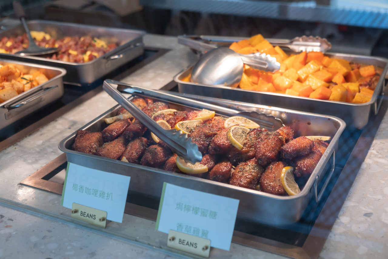 BEANS咖啡店進軍兩餸飯市場！8款餸菜+3大主食任選！首星期限時優惠$20盒！ | UHK 港生活