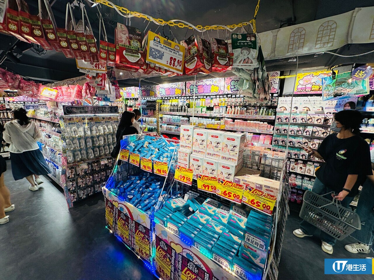 旺角DONKI分店今日正式開幕！零食買一送一 / 送獨家Y2K袋 / 購物袋 | UHK 港生活