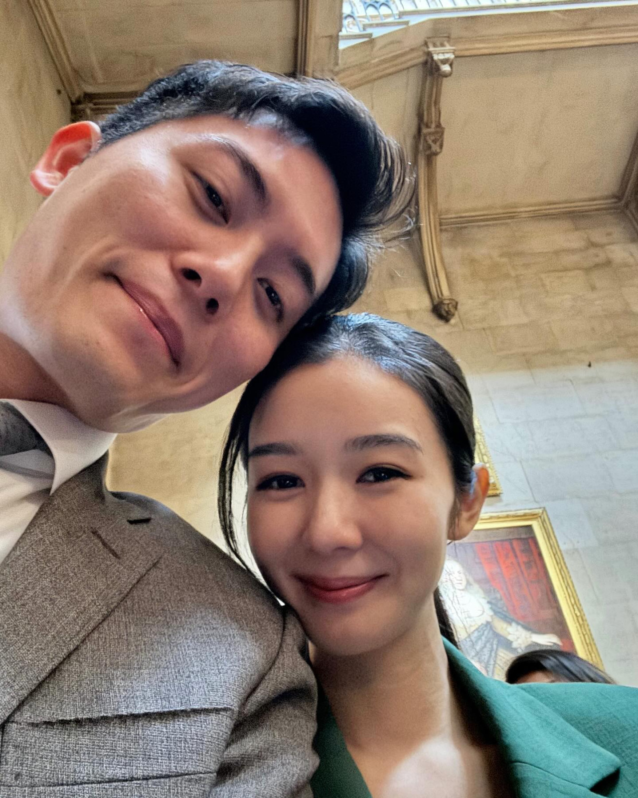 麥明詩IG報喜宣布平安誕下BB！貼一家三口全家福：爸媽會與你一起成長 | UHK 港生活