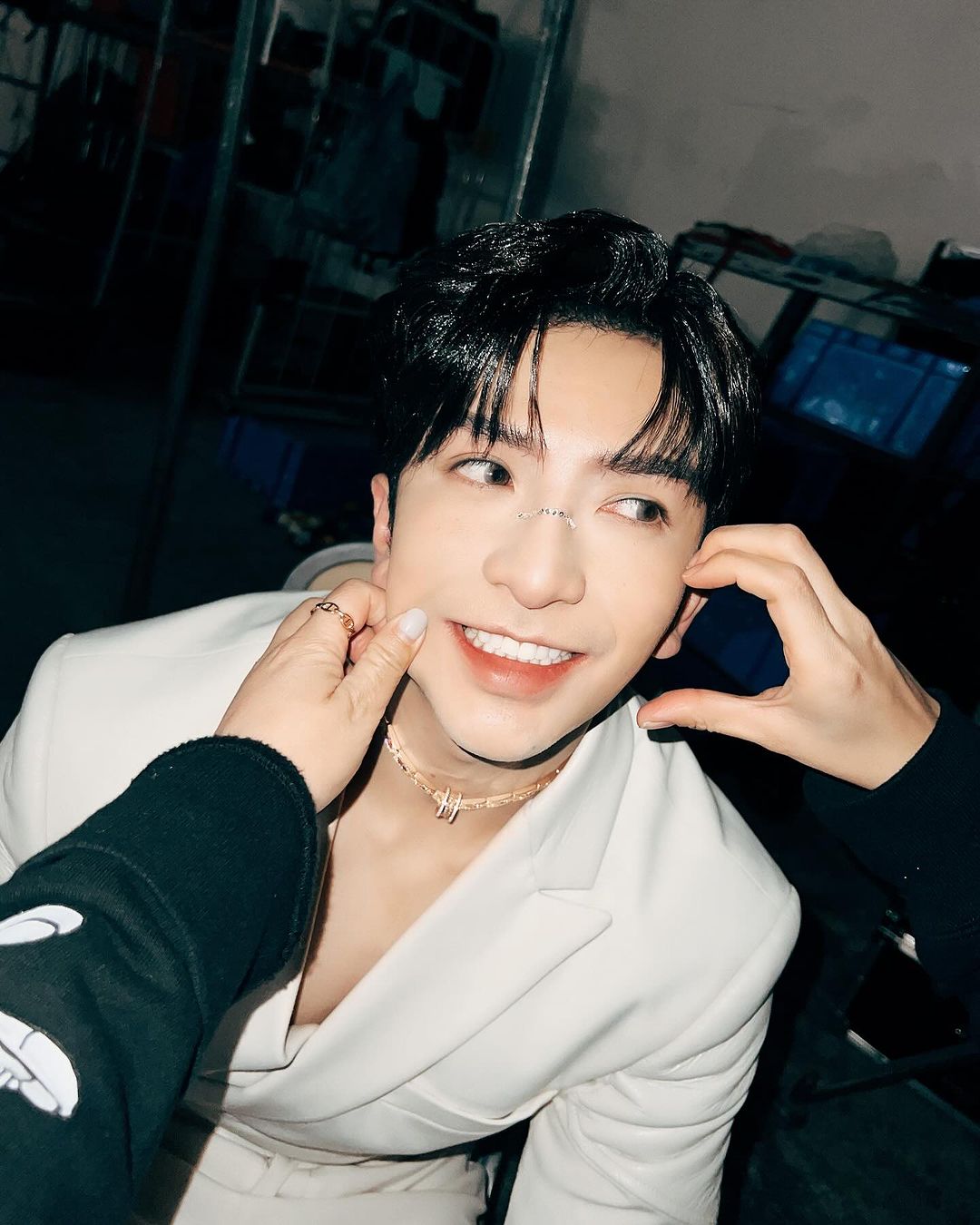 Anson Lo盧瀚霆自揭真實素顏一面 皮膚情況一覽無遺再曬玉背 | UHK 港生活