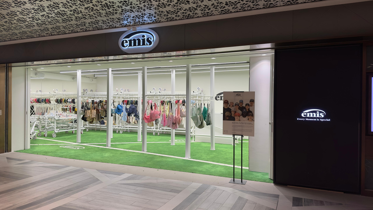 韓國品牌 emis 快閃店二度登陸香港！限定5個月插旗尖沙咀K11 + 2米高心形Logo打卡位 | UHK 港生活