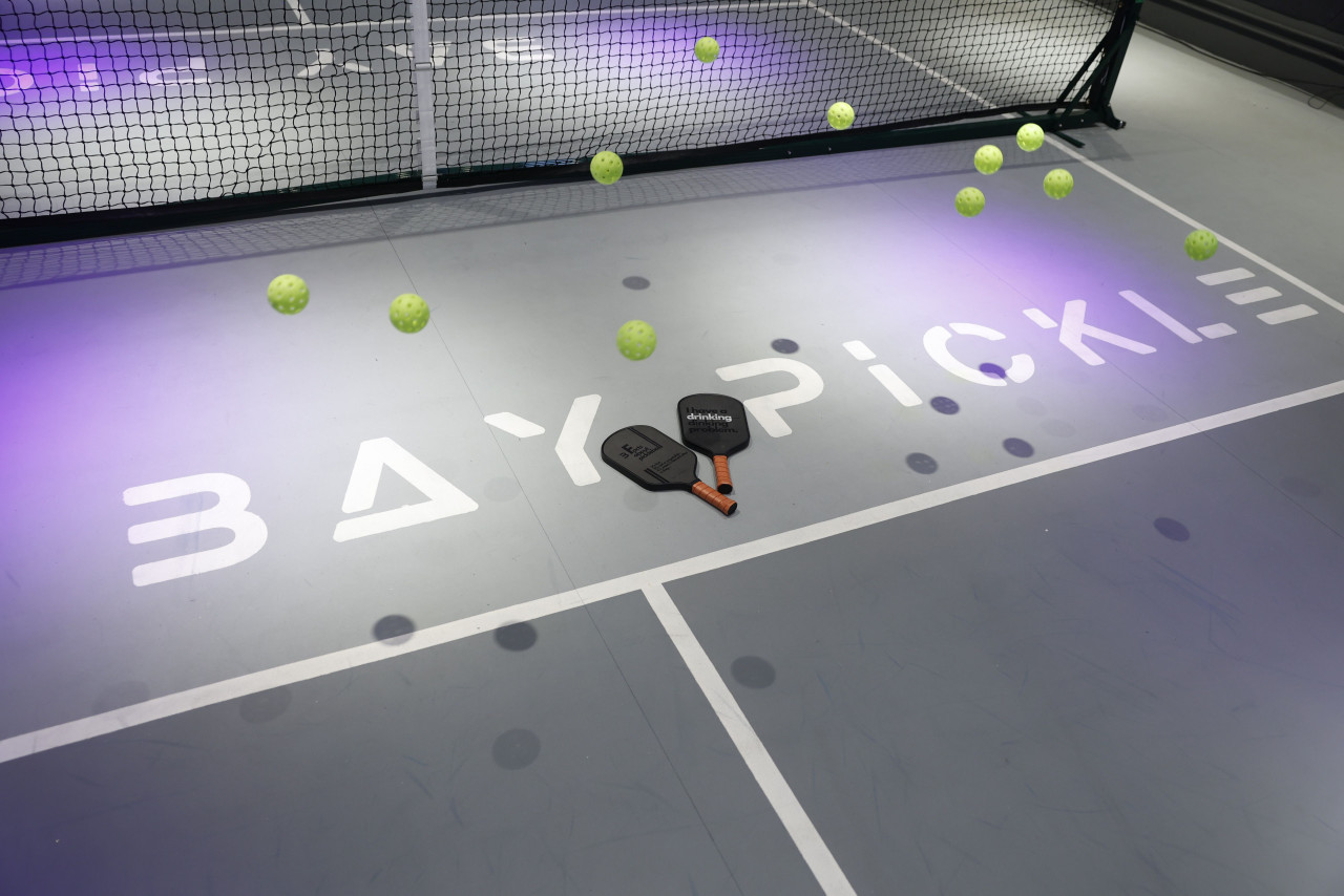 全港首個室內匹克球場Bay Pickle登陸天后！逾2,000呎空間 設初學者課程！30分鐘瘋狂燃燒卡路里 | UHK 港生活