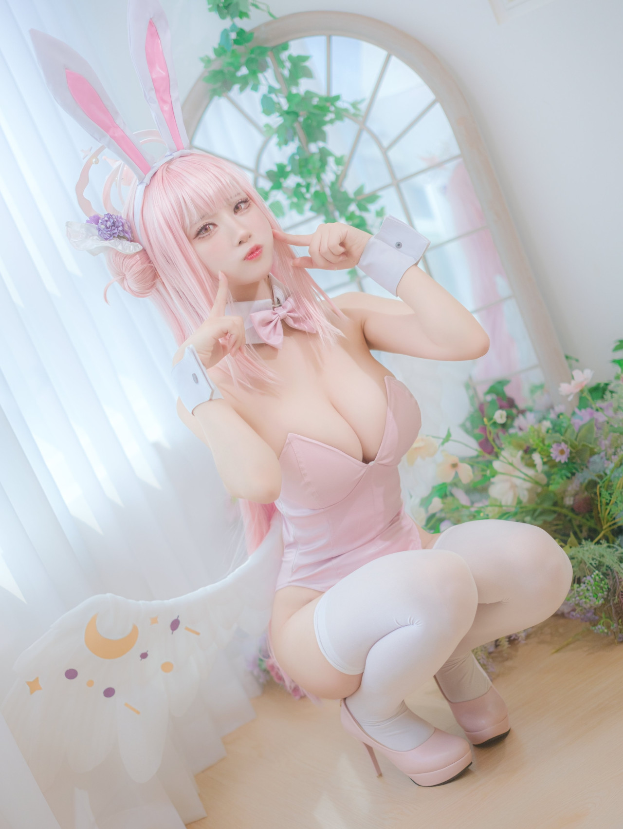 韓國Coser眼神超誘人 完美還原《蔚藍檔案》泳裝兔女郎角色 | ezone