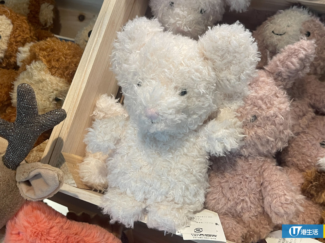 Jellycat 迷注意！銅鑼灣連卡佛快閃店獨家發售粉紅咖啡杯袋 經典兔兔、水煮蛋系列同步登場 | ezone