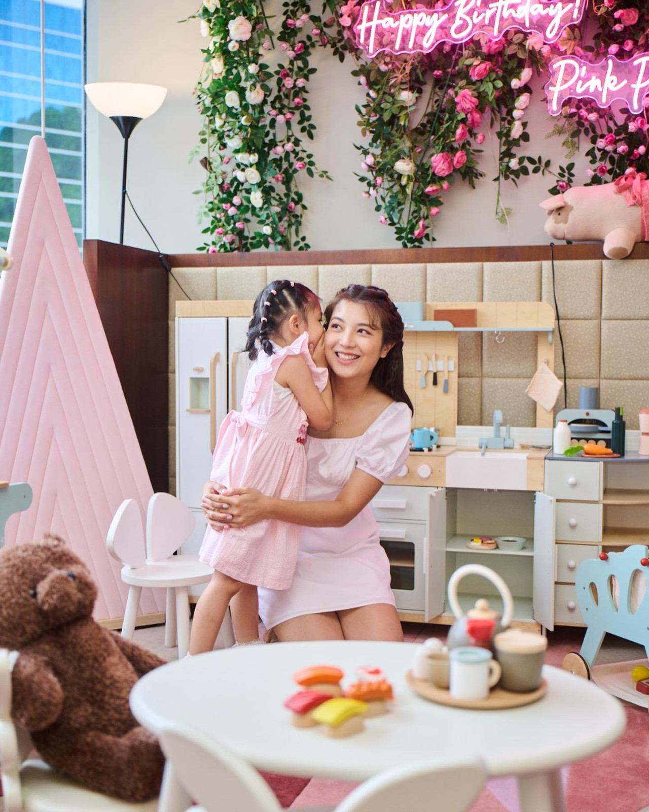 TVB視帝老婆寬鬆衫遮肚出遊孕味濃 屢傳懷孕喜訊疑似佗第二胎？ | UHK 港生活