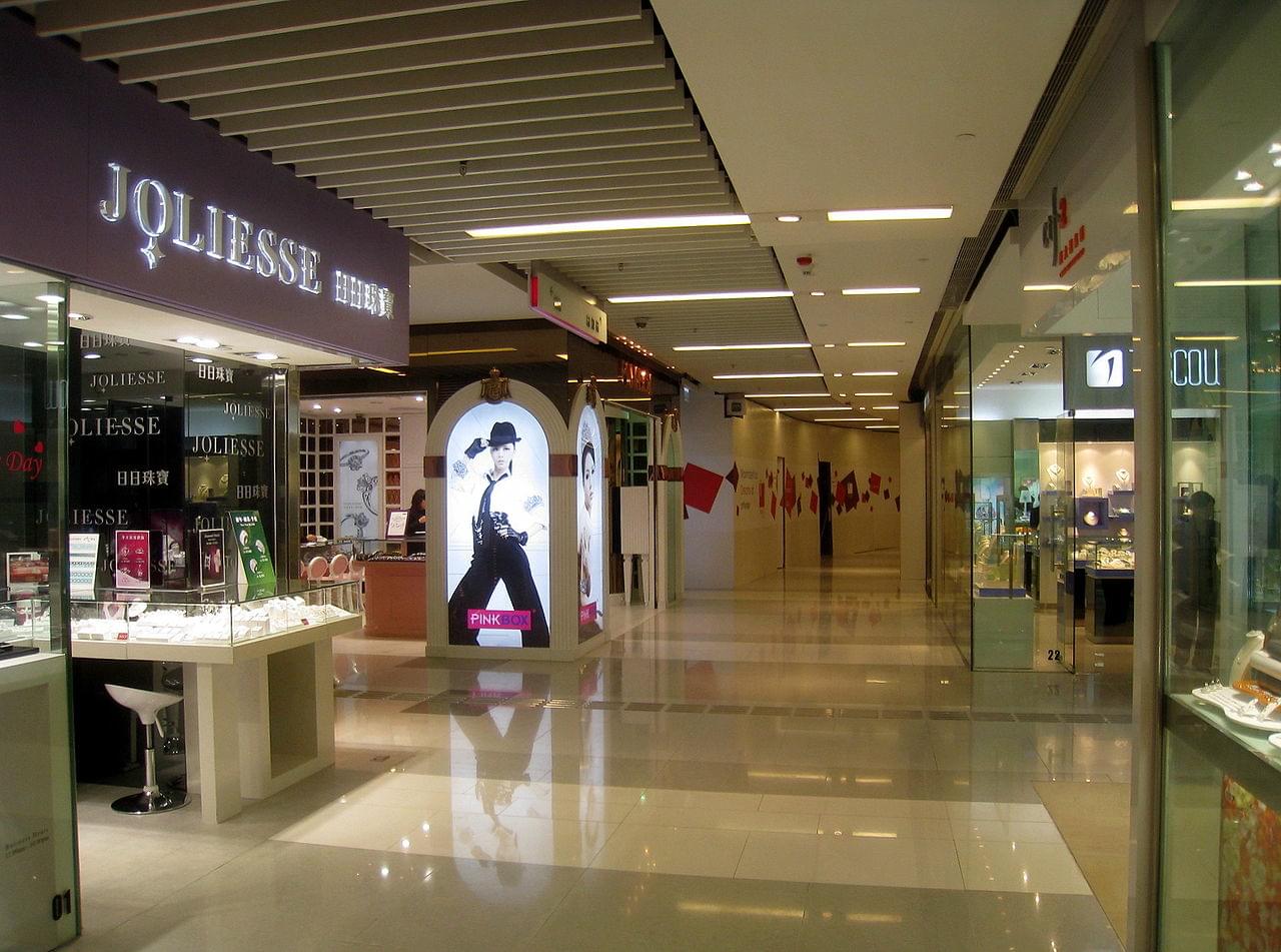 網民解構尖沙咀iSQUARE死場成因 竟關扶手電梯事？網民列「救死場四寶」提高人流 | ezone