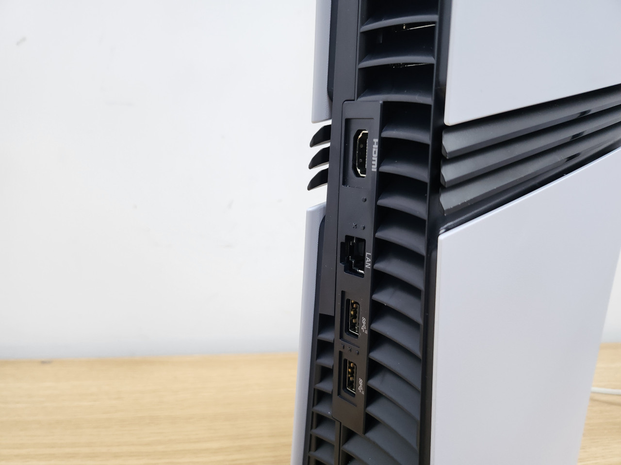 PS5 Pro 港版開箱實測 Slim 版 VS Pro 版點揀好？ | ezone