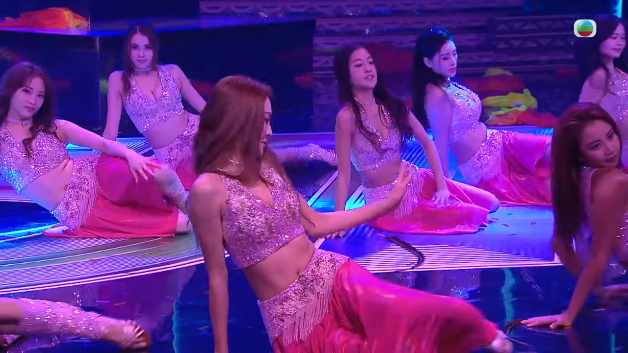 TVB台慶2024｜張曦雯超性感狂野舞衣秒殺30位女藝人 C位跳舞大晒fit爆身材女人味滿瀉 | UHK 港生活