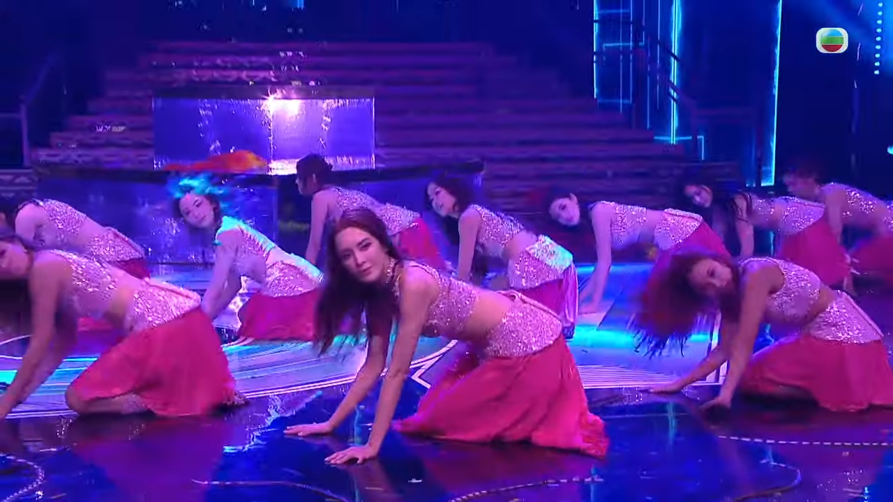 TVB台慶2024｜張曦雯超性感狂野舞衣秒殺30位女藝人 C位跳舞大晒fit爆身材女人味滿瀉 | UHK 港生活