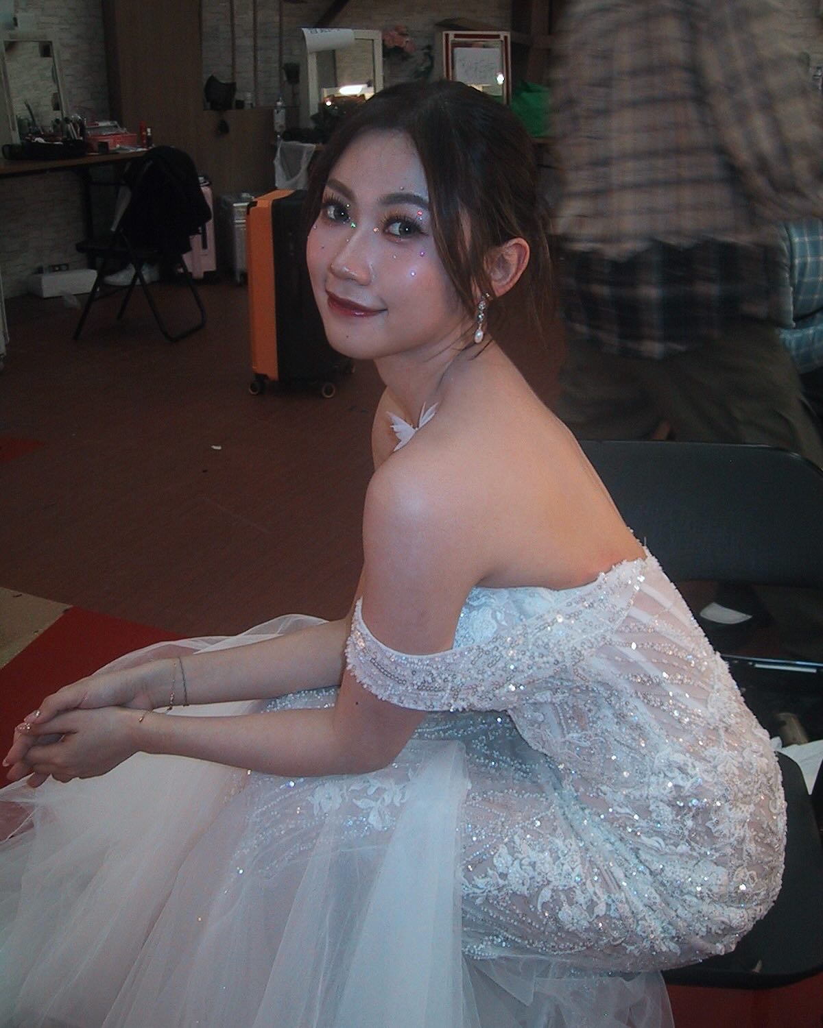 TVB台慶2024｜波波谷胸上陣幕後片段更加震撼 鏡頭特寫超近鏡喪影巨胸迫爆螢幕 | UHK 港生活