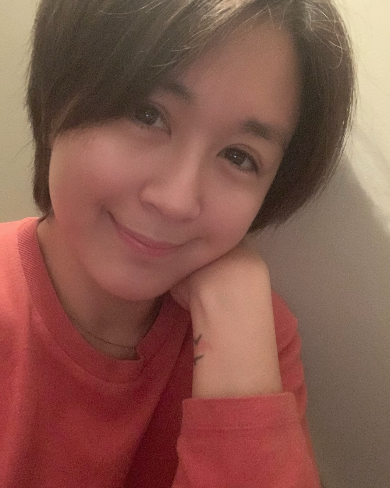 43歲唐寧最新近照驚現全頭白髮 昔日仙氣女神凍齡破功髮型令人震驚 | UHK 港生活