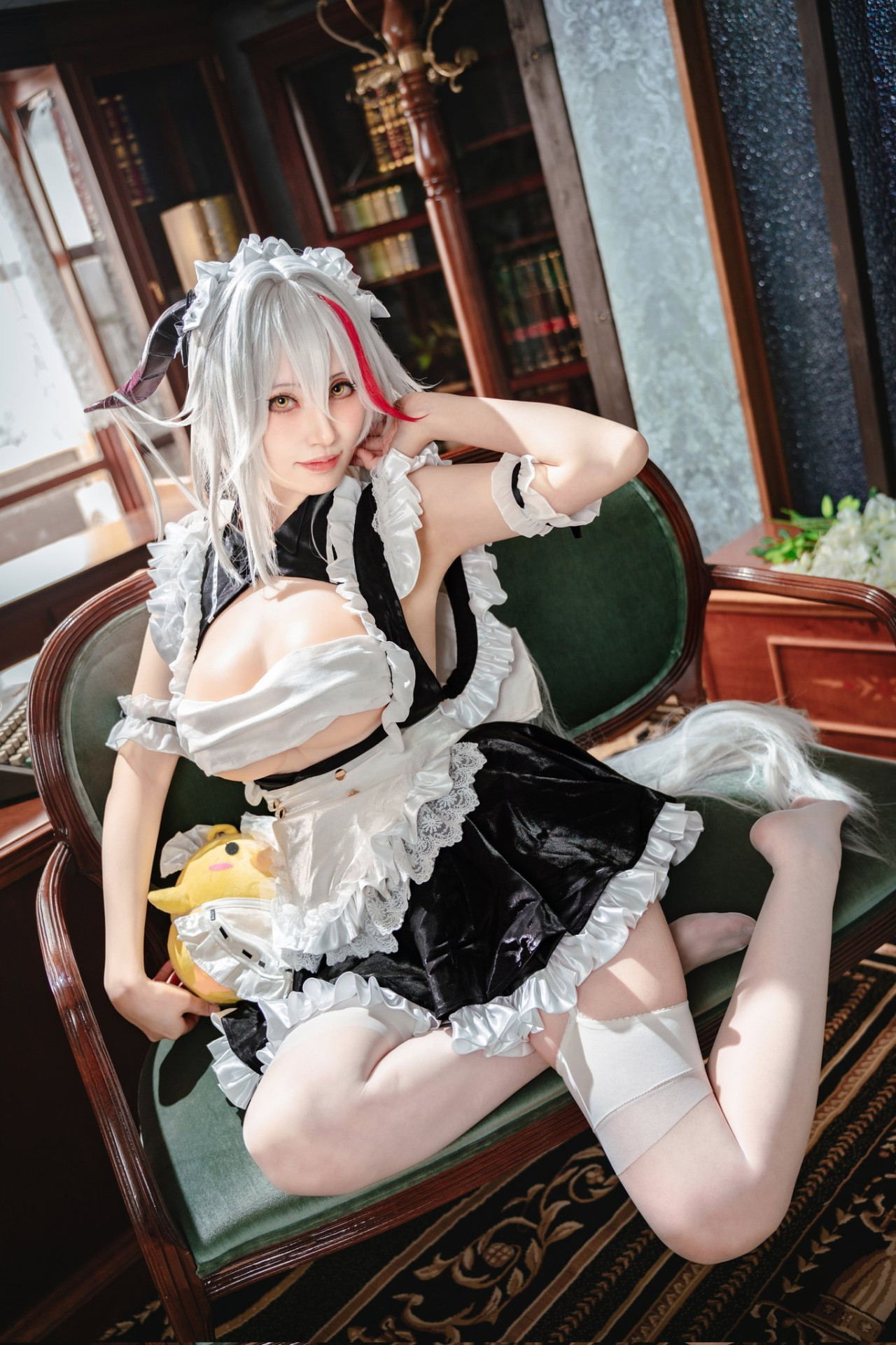 兔子洞初音Cosplay 表情超得意豐富 化身活潑性感免子 | ezone