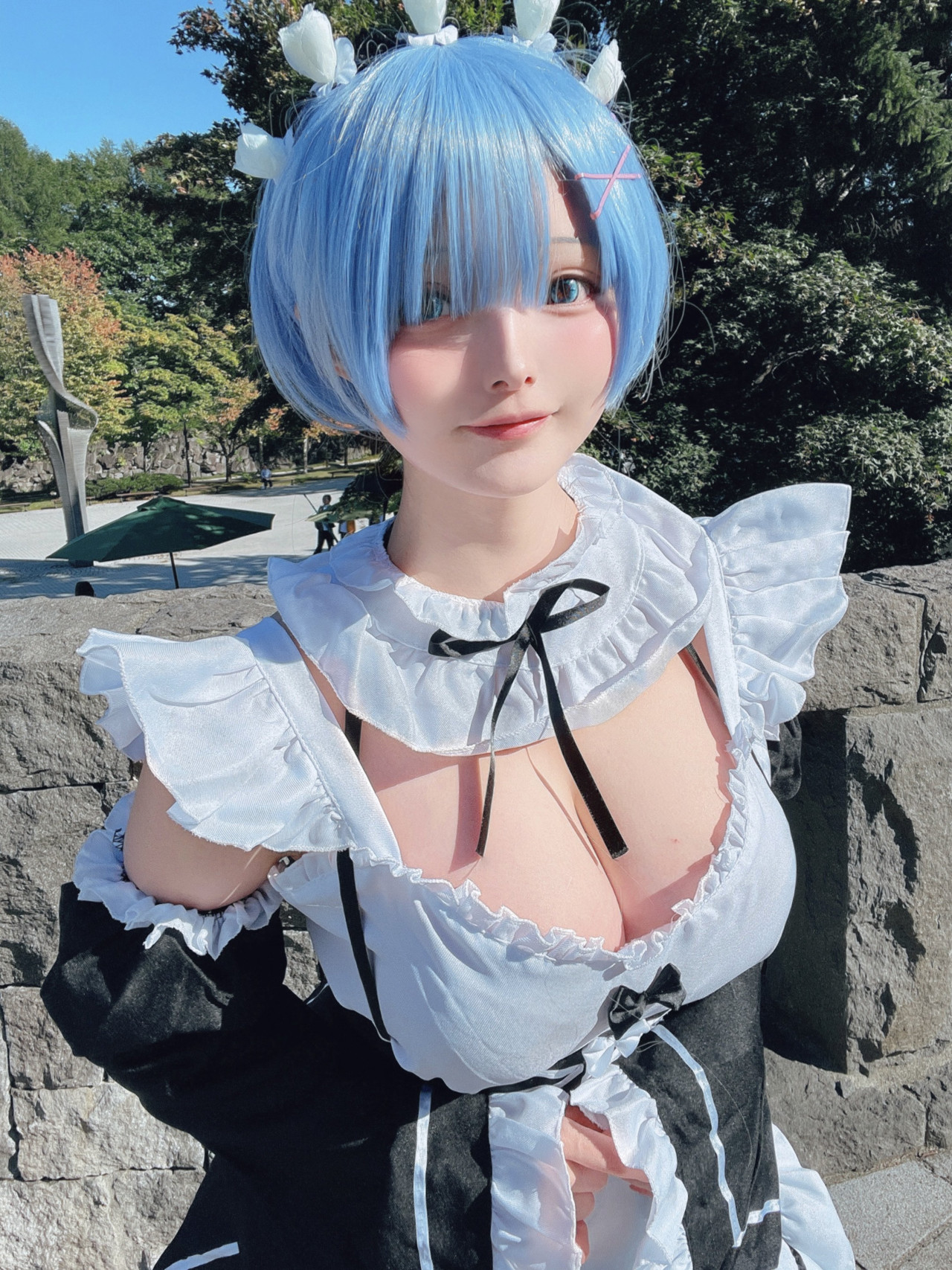 精緻可愛童顏Re:zero雷姆Cosplay 超還原妝感身材突出 | ezone