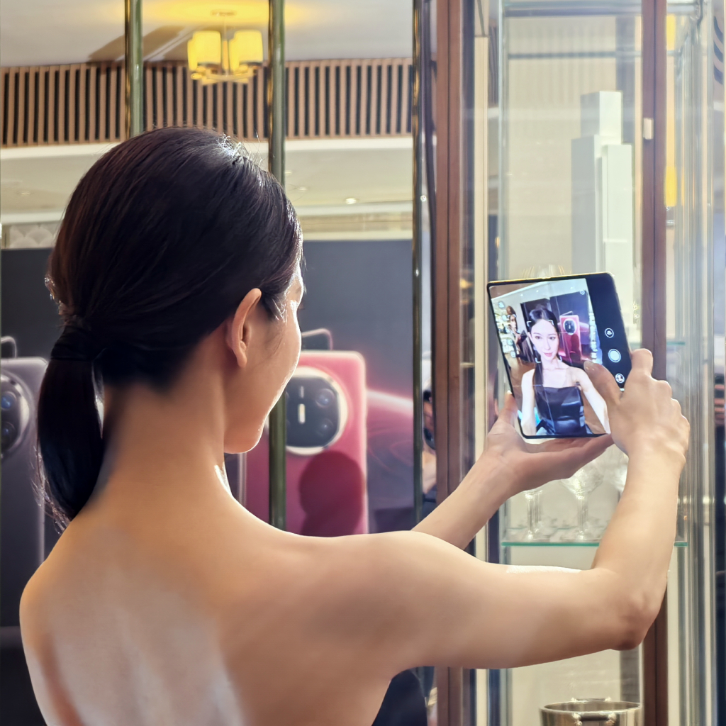 HUAWEI Mate X6摺疊旗艦香港定價$14,999 超薄機身 + 沉浸式大屏幕 首批預訂豪送逾$3000禮品 | ezone