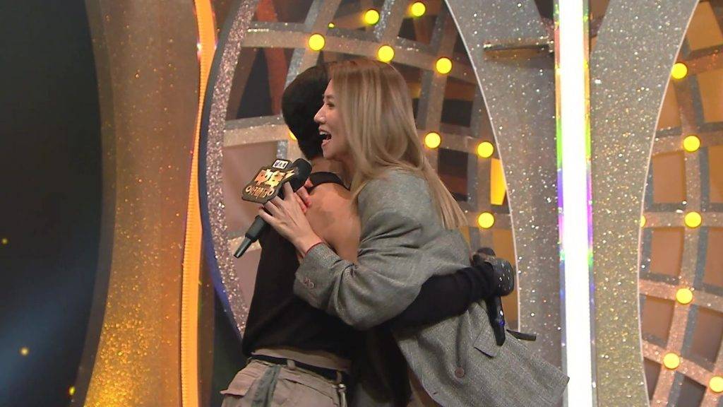 中年好聲音3丨李創偉deep V爆肌跳唱 70歲肥媽興奮嗒糖喪舉手 網民：激活少女心！ | ezone