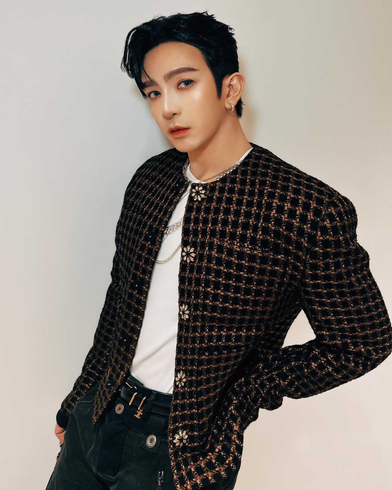 Anson Lo新相疑過分美顏P圖露出馬腳 執相效果極誇張令網民認唔出 | UHK 港生活