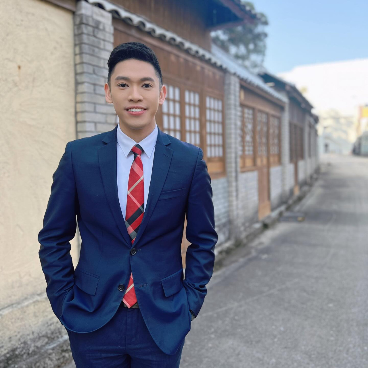 TVB新聞男主播容家耀直播突然落淚 鏡頭前兩行淚痕片段遭網民瘋傳 | UHK 港生活