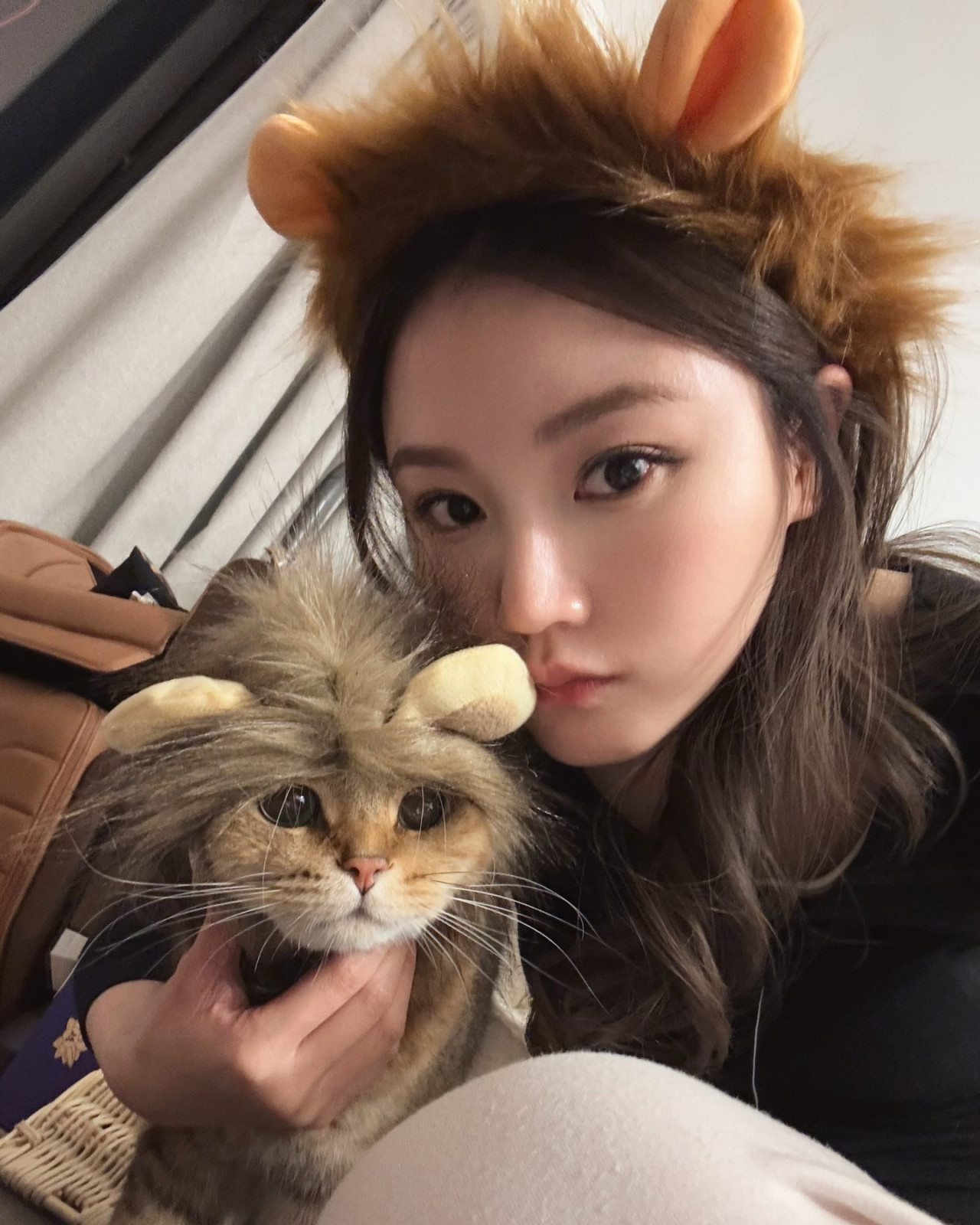 叱咤樂壇頒獎典禮2024｜陳考威台上宣布結婚娶Yanny陳穎欣 拍拖近8年曾爆爭仔風波 | UHK 港生活